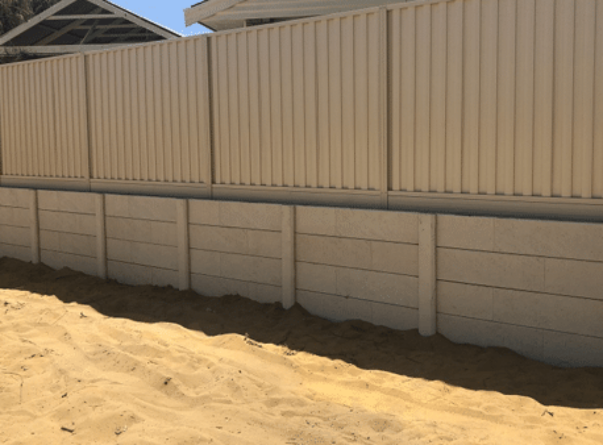 Retaining Wall Leading To Fence Ideas Retaining Wall Ideas (70+